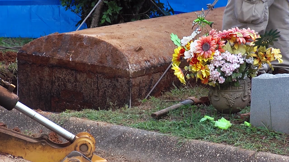 Body exhumed in North Carolina after cemetery sold same plot twice | WCTI