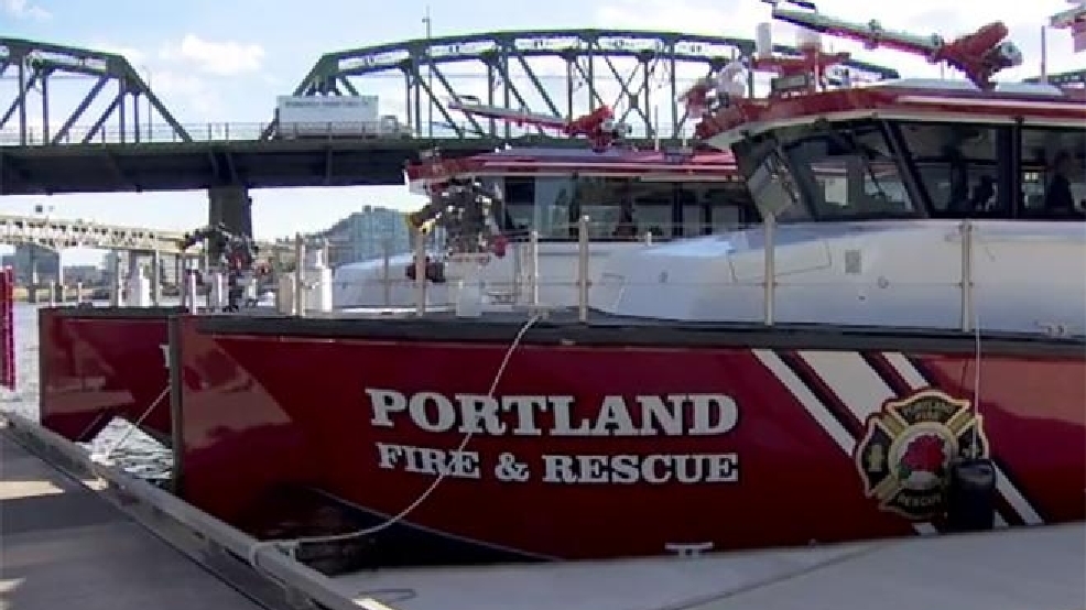 Portland Fire and Rescue christens new boats | KATU